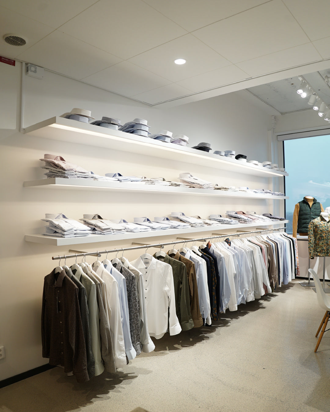 GANT Clothing for Men | Premium Collection at Louis Copeland & Sons